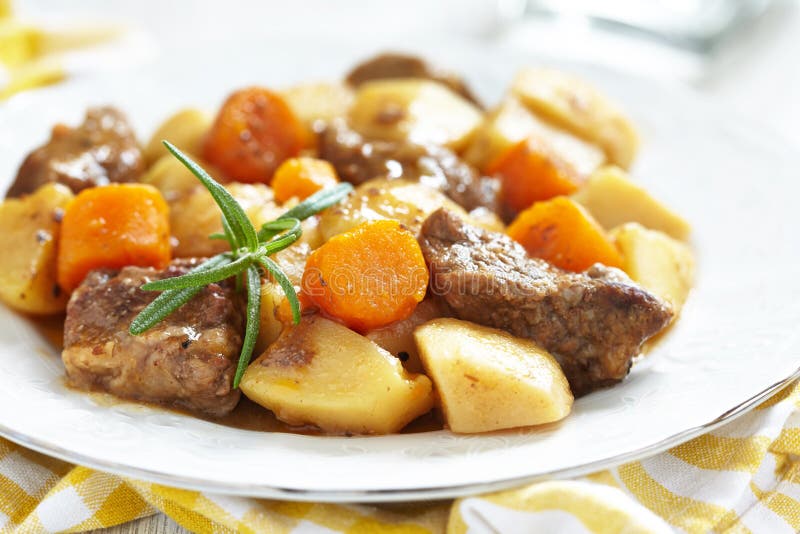 Kalops arkivfoto. Bild av matst, casserole, closeup, medf8ort - 34375802