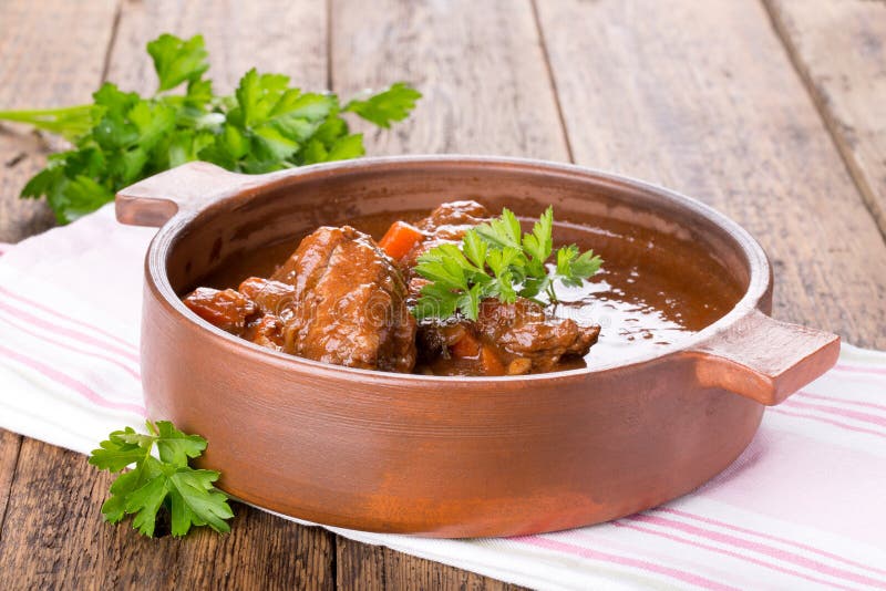 Kalops med moroten fotografering för bildbyråer. Bild av matlagning ...