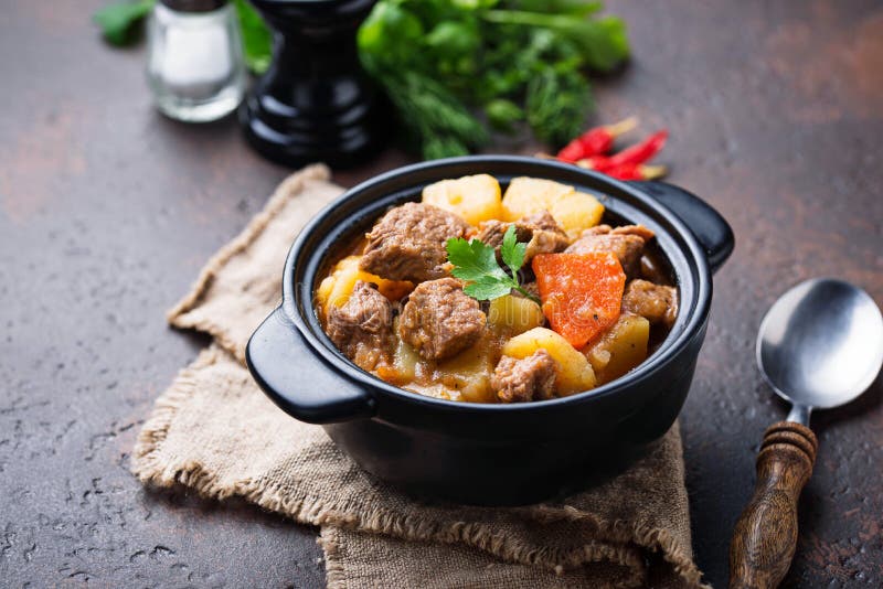 Kalops Med Potatisen Och Moroten Fotografering för Bildbyråer - Bild av ...