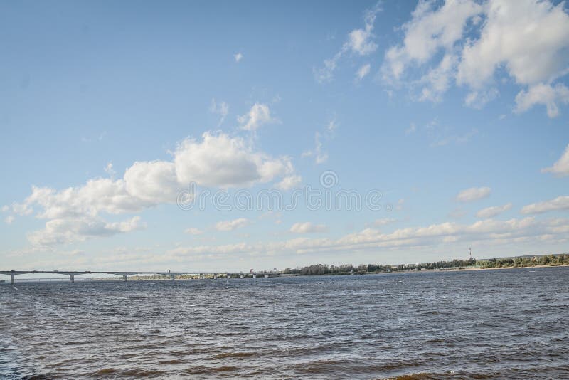 Kama-Fluss in Der Dauerwellestadt, Russland, Ural Stockbild - Bild von ...