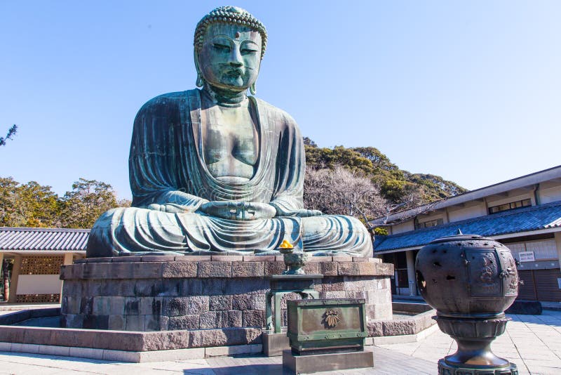 El Gran Amida Buda De Kamakura (Daibutsu) En Kotoku-en El Templo Foto ...