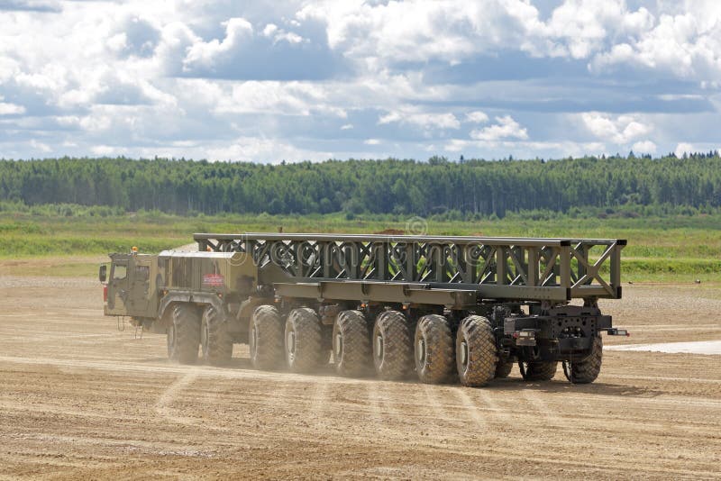 KAMAZ-7850 foto editorial. Imagem de treinamento, eixo - 142446166