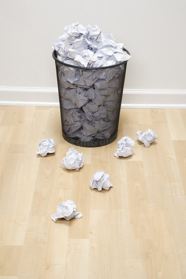 Kan paper avfall fotografering för bildbyråer. Bild av papper - 2431567