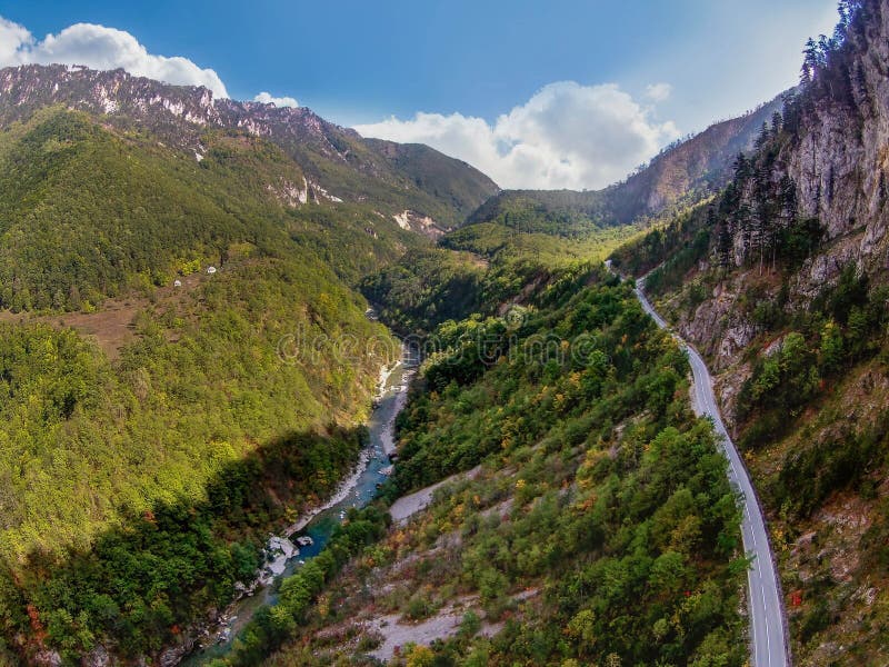 Kanjon Moraca I Montenegro, Europa Arkivfoto - Bild av ekologisk, flöde ...