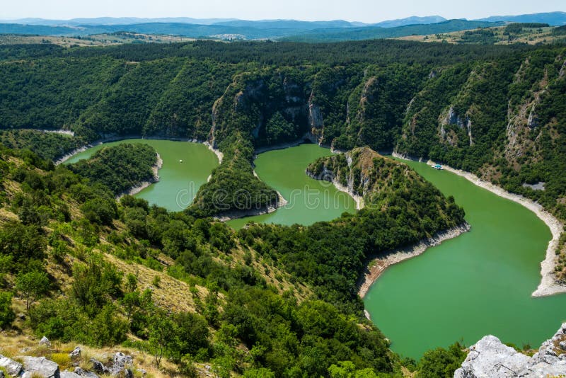 Kanjon Uvac arkivfoto. Bild av sjö, framtidsutsikt, europa - 100655554