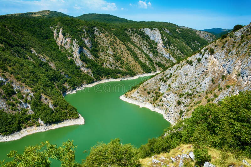 Kanjon Uvac arkivfoto. Bild av sjö, framtidsutsikt, europa - 100655554