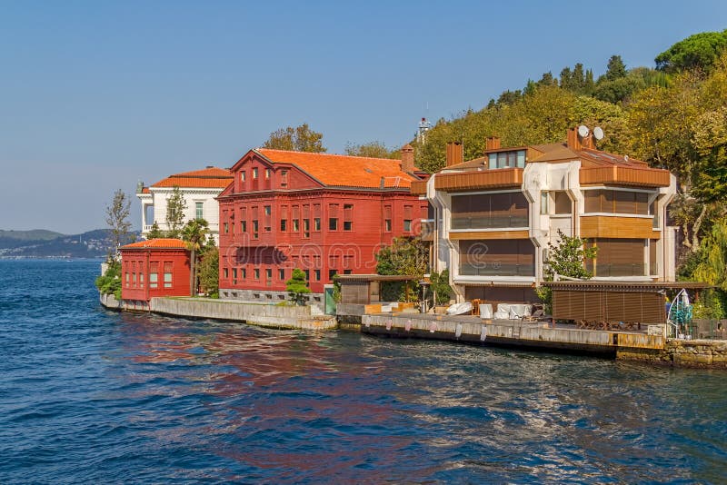 Kanlica Istanbul - Houses on the Shore Stock Image - Image of bosporus ...