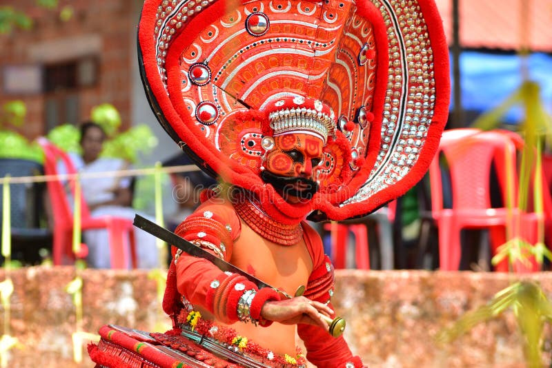 Kannur kerala theyyam arts editorial photography. Image of arts - 151413372