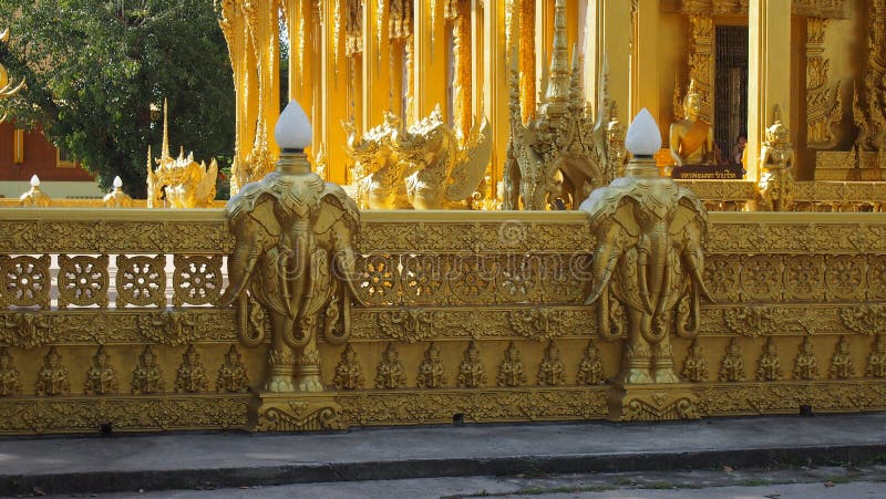 Kanok Pattern is a Unique Feature of Thai Temples Stock Photo - Image ...