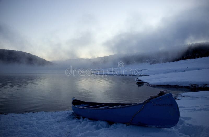 Kanot arkivfoto. Bild av kust, mark, bavaria, rött, donau - 7622342
