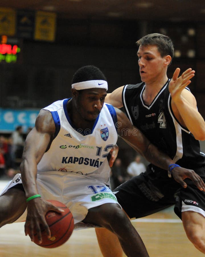 Kaposvar - Het Basketbalspel Van Pecs Redactionele Stock Foto - Image ...