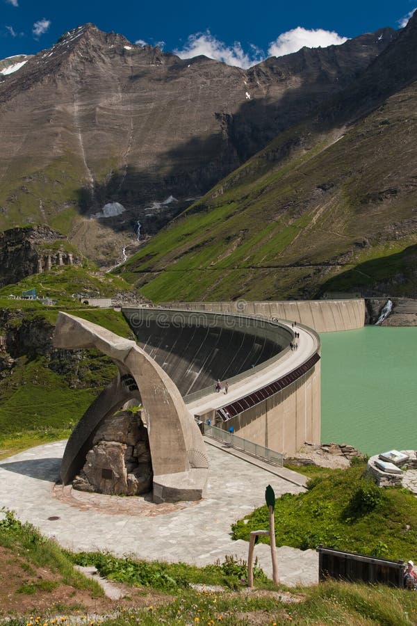Kaprun Dam, lake and Alps stock image. Image of austria - 23284829
