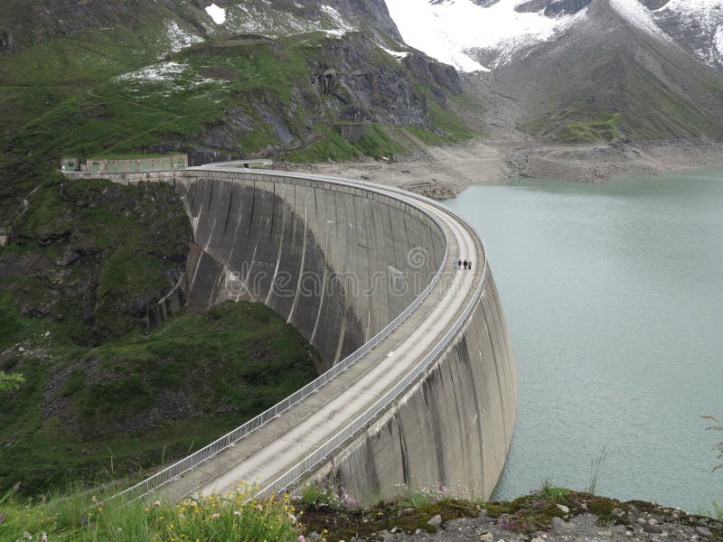 Kaprun, Stauseen, Austria imagen de archivo. Imagen de historia - 80607697