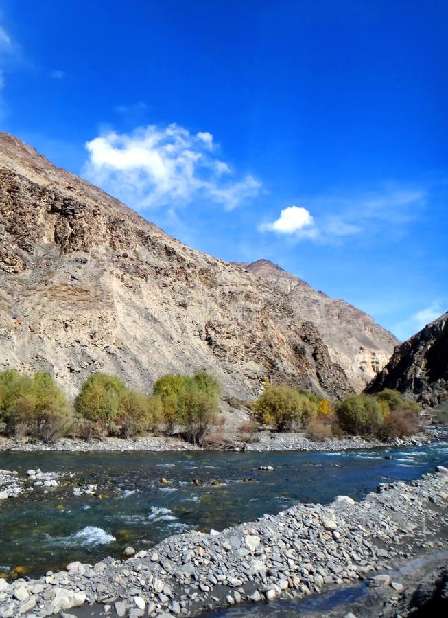 Karakoram Mountain Range and the Indus River Stock Photo - Image of ...