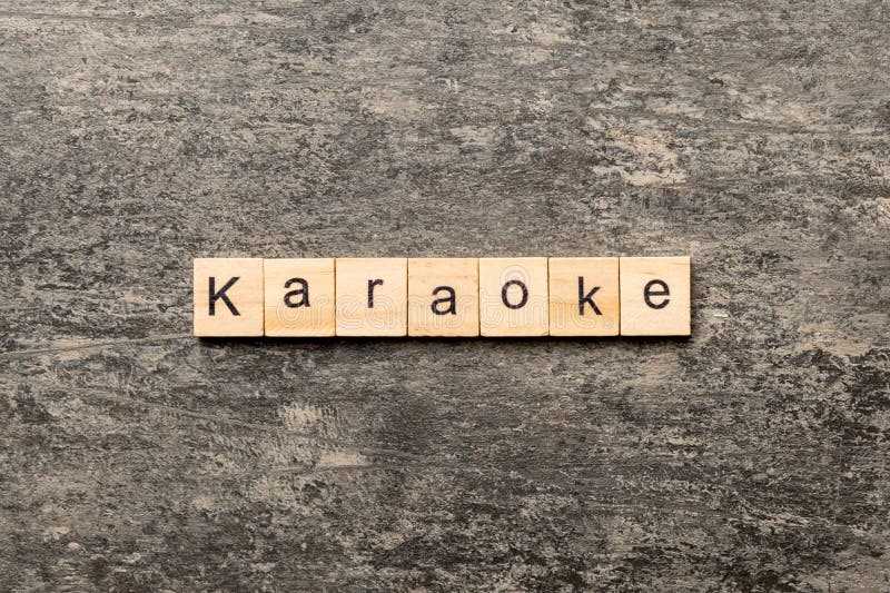 Karaoke Escrita Em Bloco De Madeira. Texto Karaoke Sobre O Conceito De ...