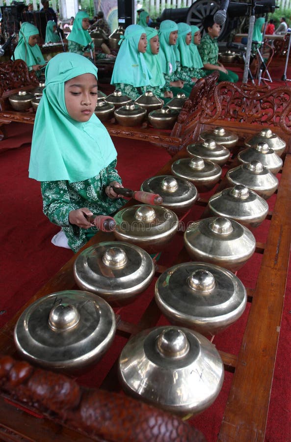 Karawitan imagem editorial. Imagem de tradicional, java - 32403825