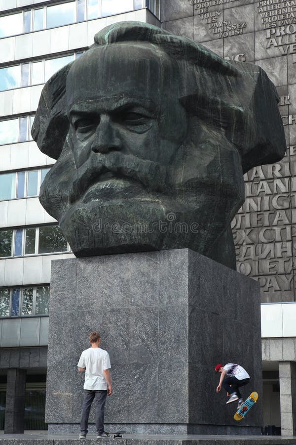 Karl Marx Monument Em Chemnitz, Saxony, Alemanha Fotografia Editorial ...