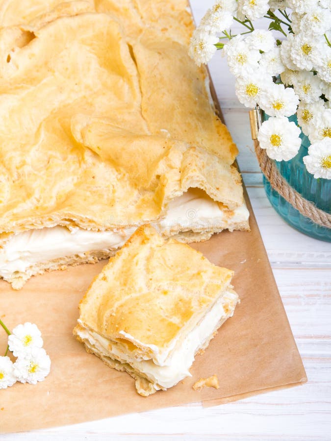 Karpatka - Poolse Cake Met Room Stock Foto - Image of gebakje, gelaagd ...