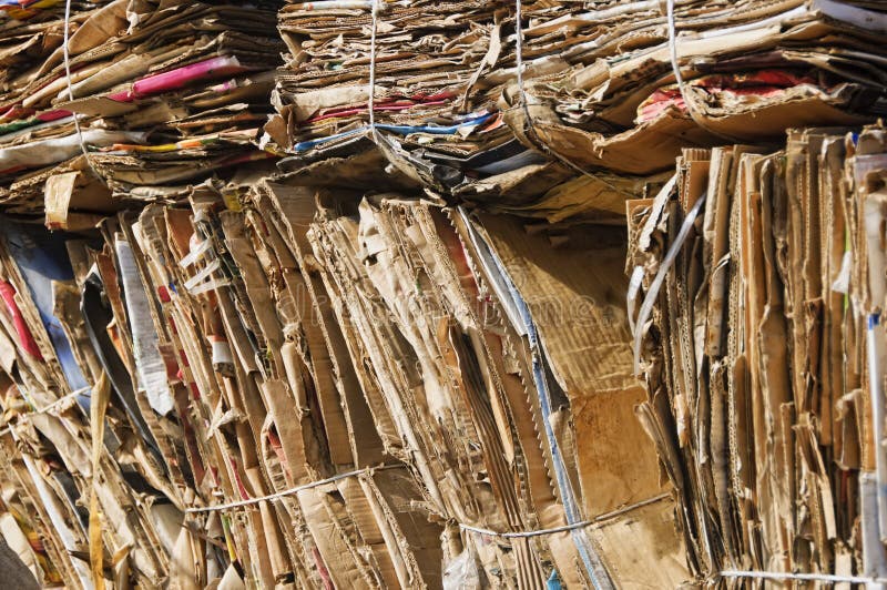 Stapel Kartone Stockfotos und Bilder - Laden Sie 472 lizenzfreie Fotos ...