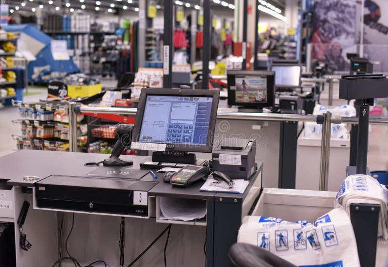 Kasse Im Supermarktspeicher Redaktionelles Stockfotografie - Bild von ...