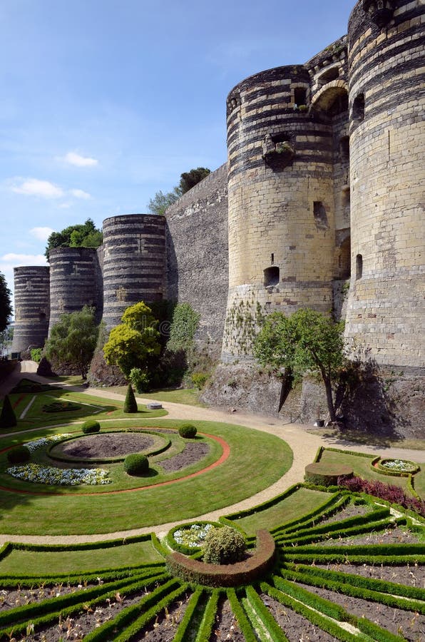 Kasteel Van Angers in Frankrijk Stock Afbeelding - Image of grijs, boom ...