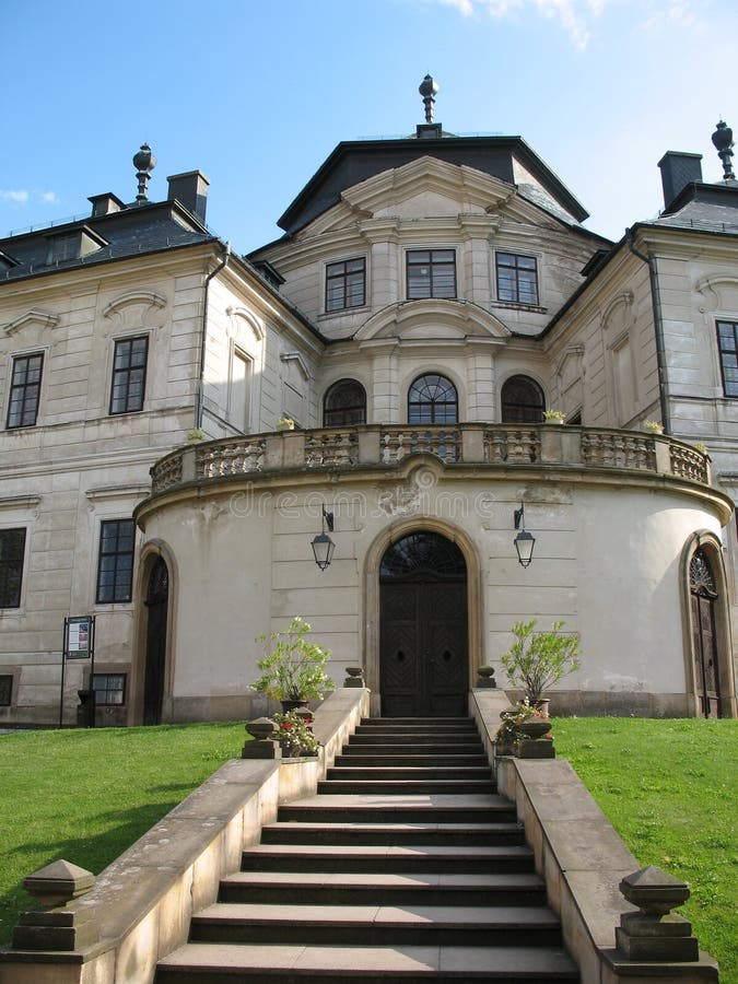 Kasztel zdjęcie stock. Obraz złożonej z widok, pałac - 10711054