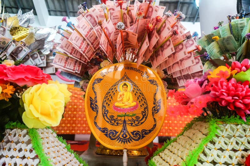 Kathin-Zeremonie stockfoto. Bild von leute, heilig, tradition - 45948584