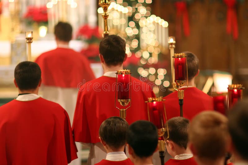Betende Innere Katholische Kirche Stockbild - Bild von bögen, bänke ...