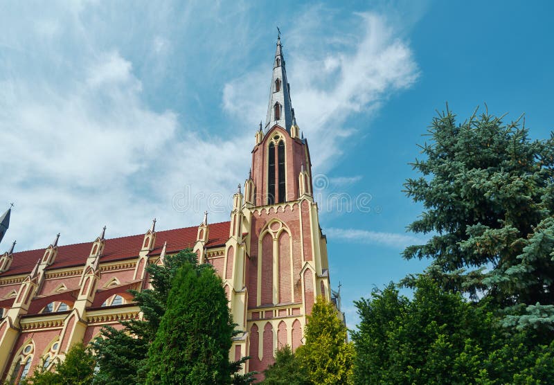 Katolsk Kyrka I Gotisk Stil I Gervyaty _ Fotografering för Bildbyråer ...