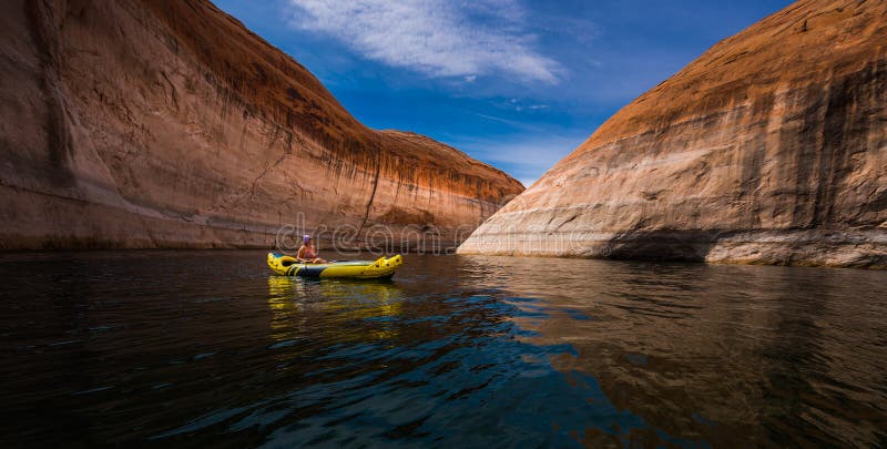 Kayak Fahrender See Powell Utah Stockfoto - Bild von landschaft, utah ...