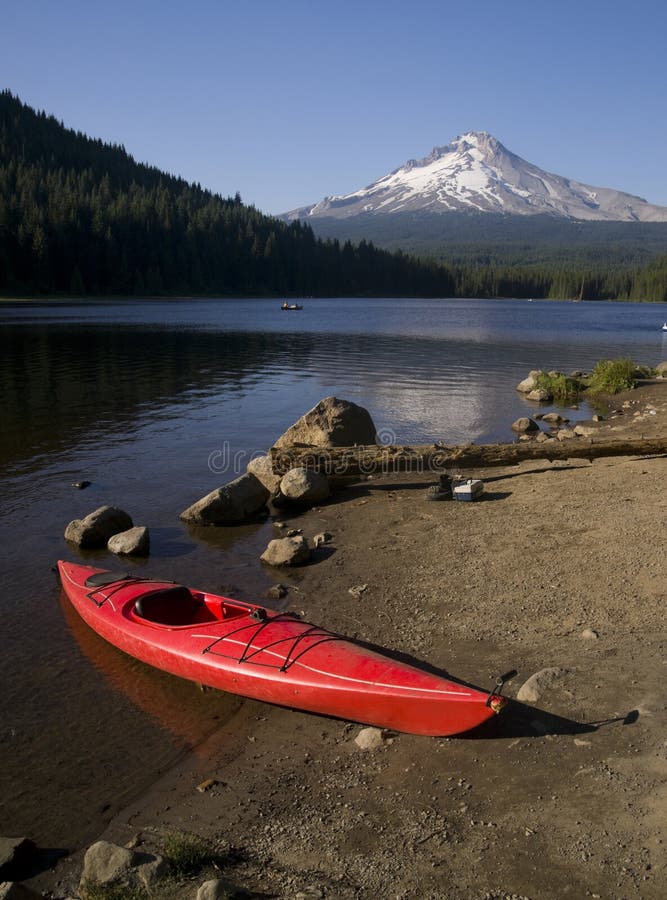 Mt Hood Ski Resort Low Clouds Trillium Lake Oregon Territory Stock ...