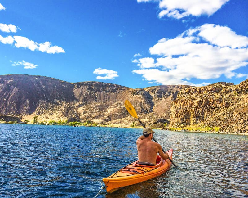 Kayaking editorial image. Image of kayaking, lakes, washington - 44266110