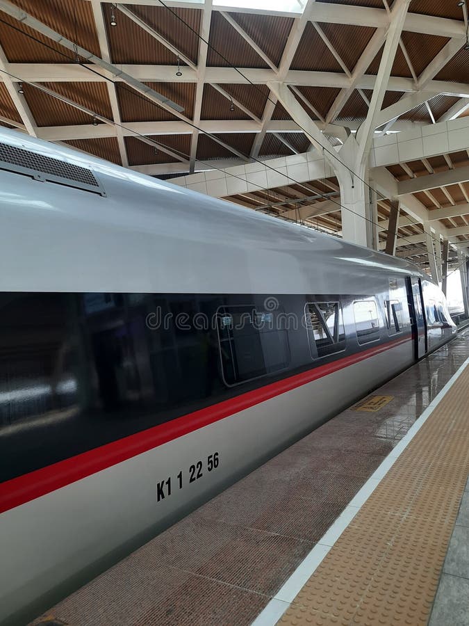 KCIC Train at Bandung Station Editorial Photo - Image of cepat, station ...