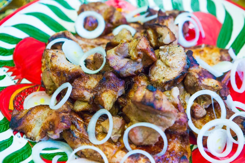 Kebab Met Uien Wordt Gediend Die Stock Afbeelding - Image of stuk ...