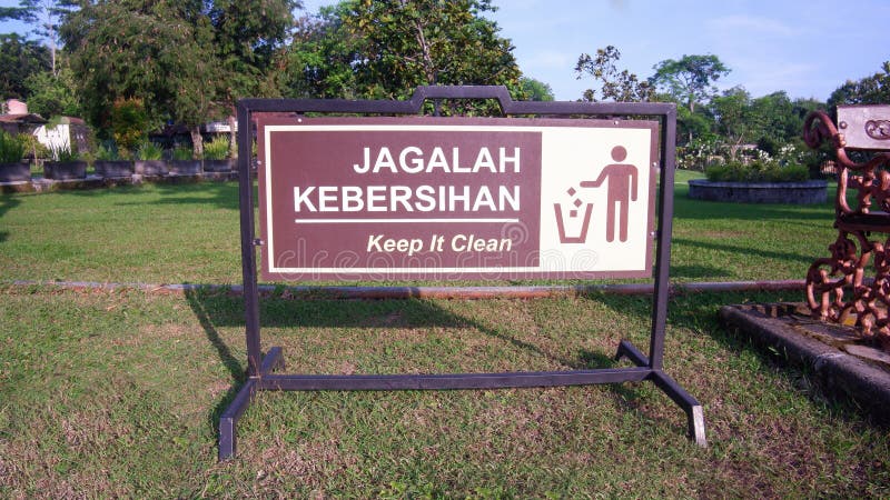 Keep Clean Instructions in Two Languages, One of Which is Indonesian ...
