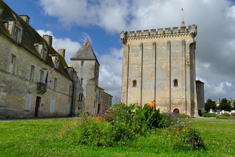 The Keep of the Old Castle of Pons Stock Photo - Image of garden ...