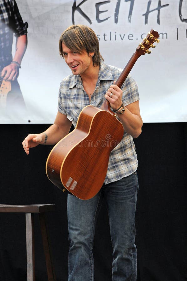 Keith Urban editorial stock image. Image of urban, store - 24569824