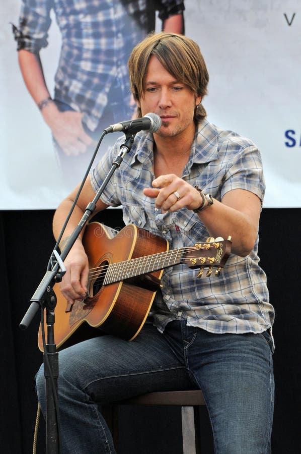Keith Urban editorial image. Image of store, samsung - 25006645
