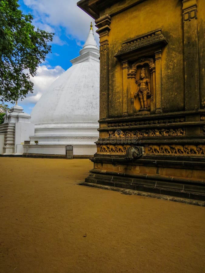 Kelaniya Temple stock image. Image of pleasure, astonishing - 71033349
