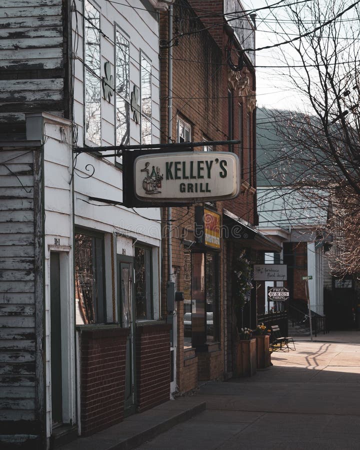 Kelleys Grill Sign, Middleburgh, New York Editorial Stock Photo - Image ...