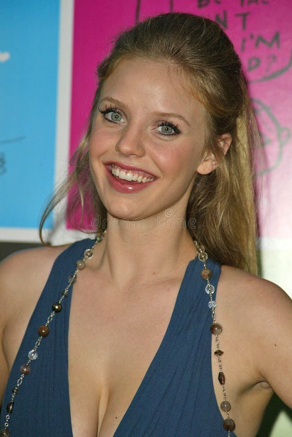 Kelli Garner,Lou Pucci editorial stock photo. Image of theatre - 26885578