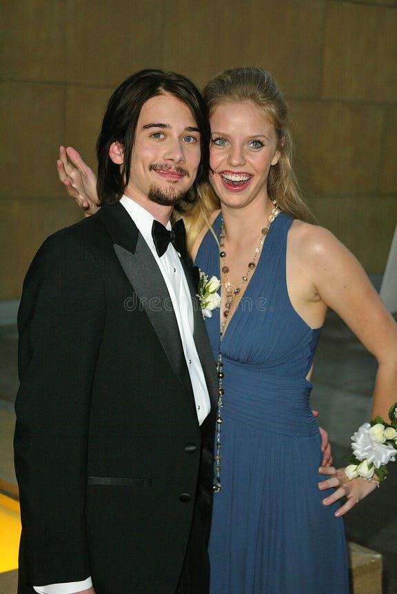 Kelli Garner,Lou Pucci editorial image. Image of egyptian - 27156155