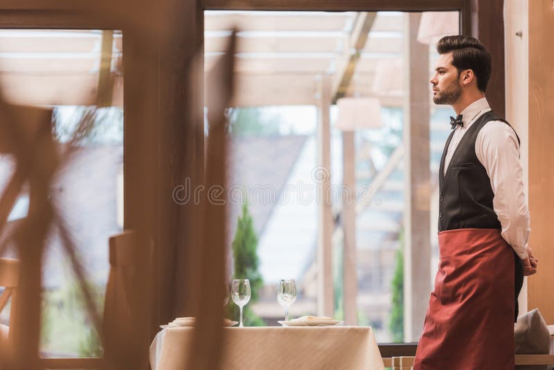 Kellner, Der Eine Ordnung Nimmt Stockfoto - Bild von gastfreundschaft ...