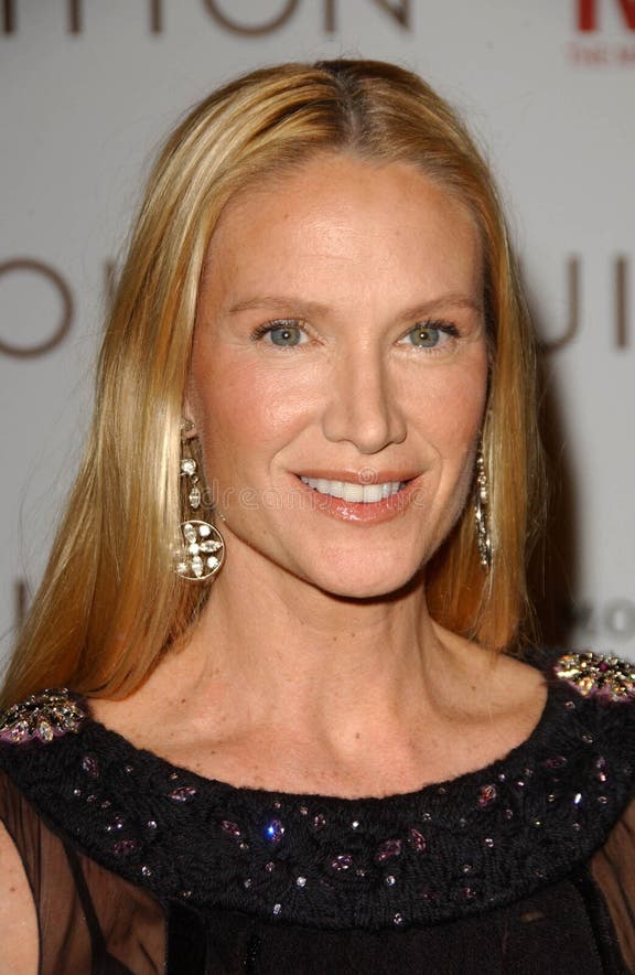 Kelly Lynch editorial photo. Image of lynch, opening - 23927821