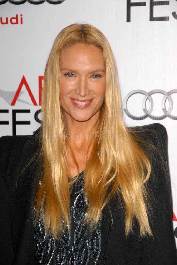 Kelly Lynch immagine editoriale. Immagine di notte, kelly - 24726775