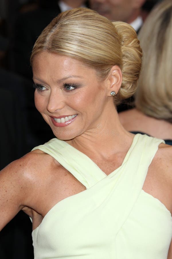 Kelly Ripa editorial image. Image of 84th, february, center - 23752205