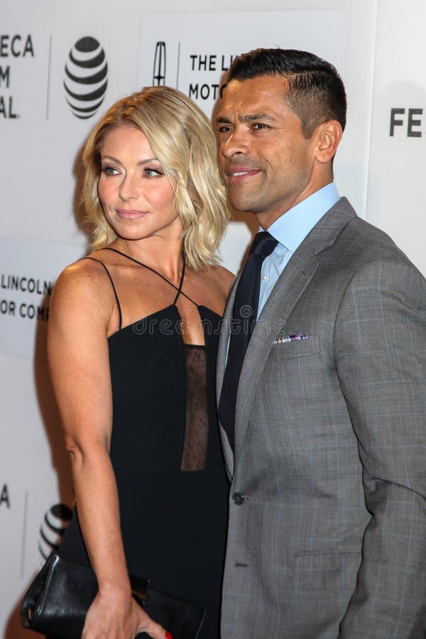 Kelly Ripa Y Actor Mark Consuelos Foto de archivo editorial - Imagen de ...