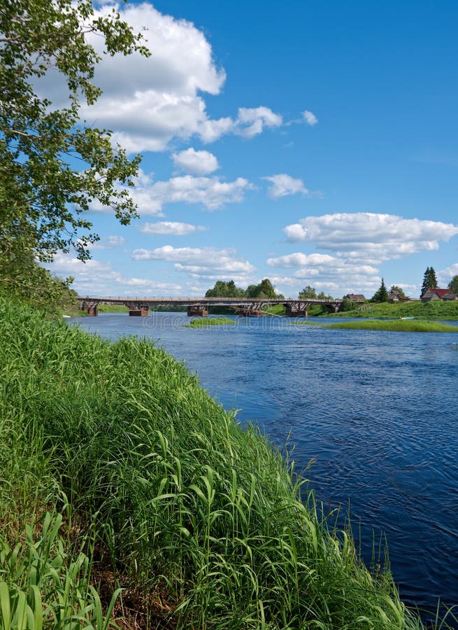 Ken River Valley imagen de archivo. Imagen de arjngelsk - 75784077