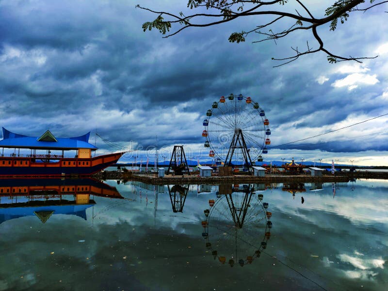 Kendari beach editorial photo. Image of beach, middle - 262629906