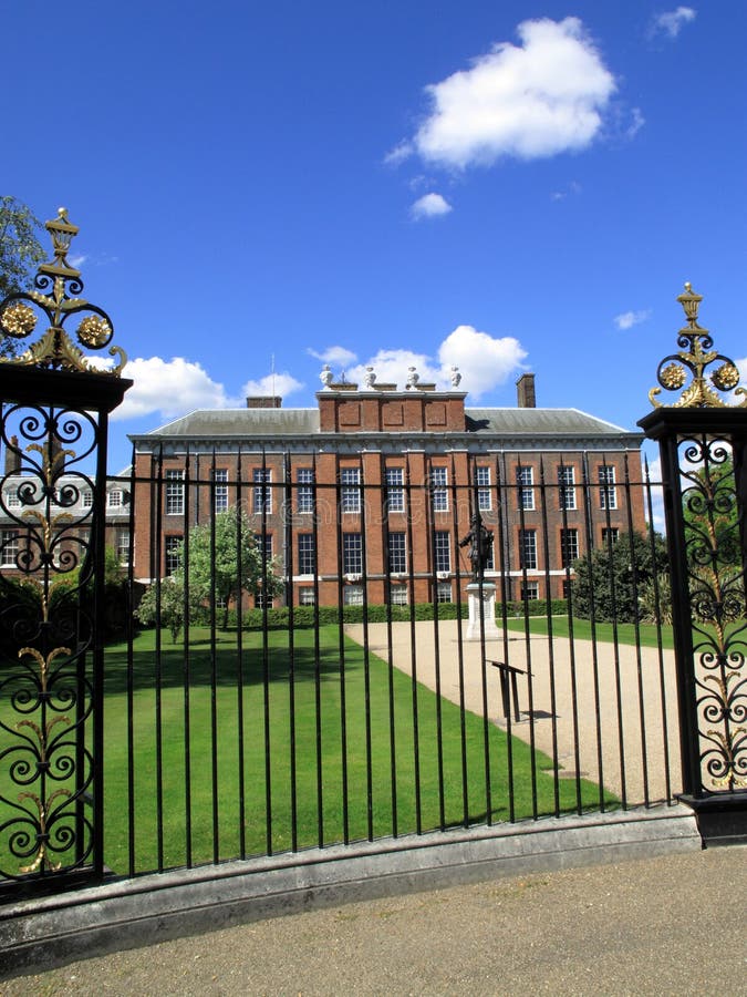 Kensington Palace stock photo. Image of government, famous - 9153942